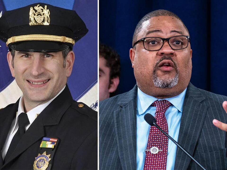 NYPD cop let drunk girlfriend take joyride in cruiser, covered it up ...