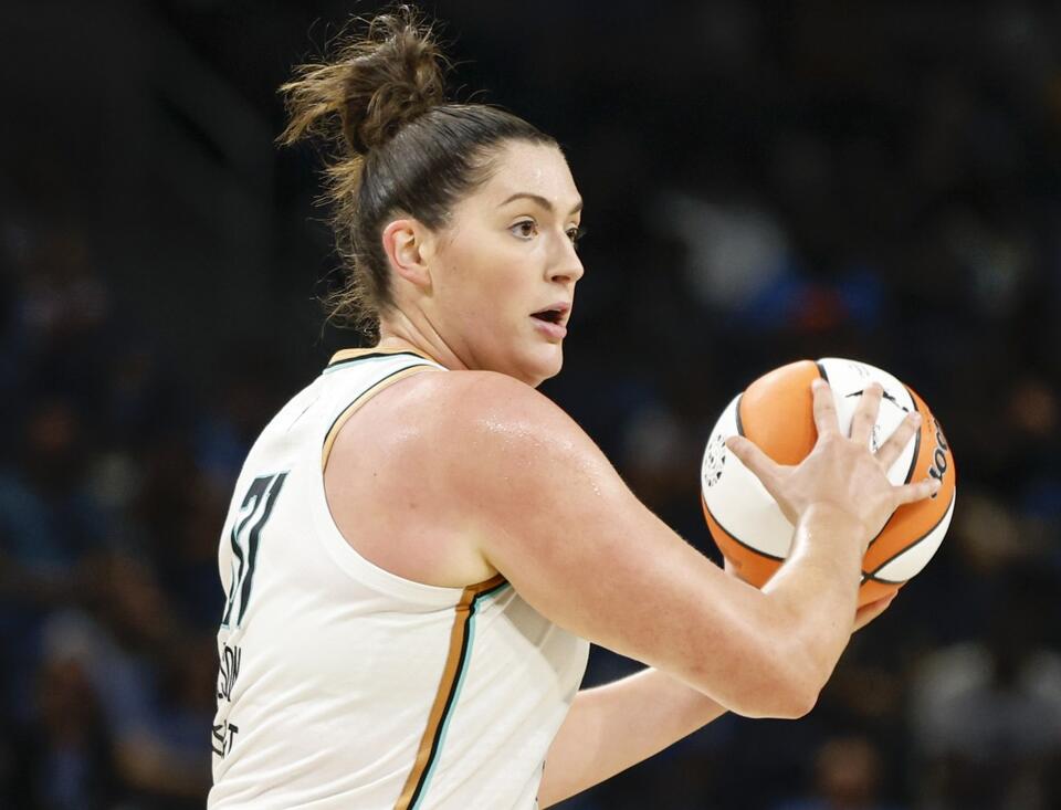 WNBA news: Stefanie Dolson star turn for Washington Mystics, Iowa ...