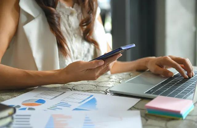 Rivian Automotive Inc (RIVN) Stock: A Look at the Monthly Trend - NewsBreak