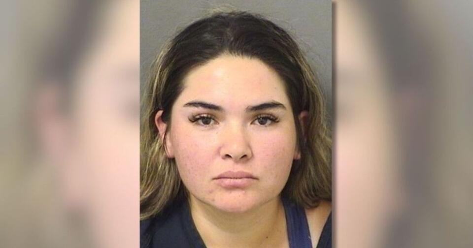 Florida Receptionist ‘Thought’ She Got a $400K Bonus—But What She Did ...