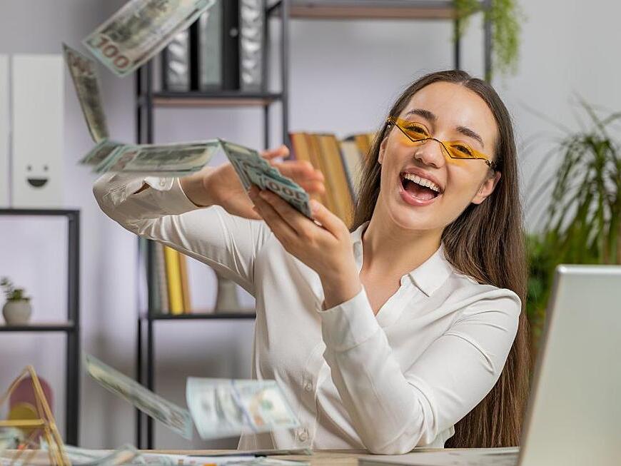 Woman Accused of Rubbing Her ‘Wealth’ in Friend’s Face: ‘Always ...