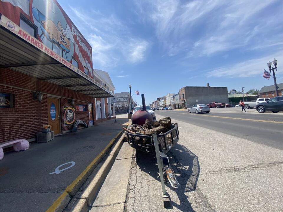 Smoker Stalemate: Palmyra’s Rebel Pig cooker remains streetside - NewsBreak