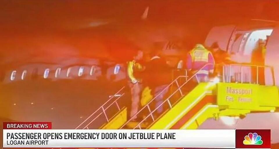 JetBlue panic as man rips open emergency exit before trying to jump out ...