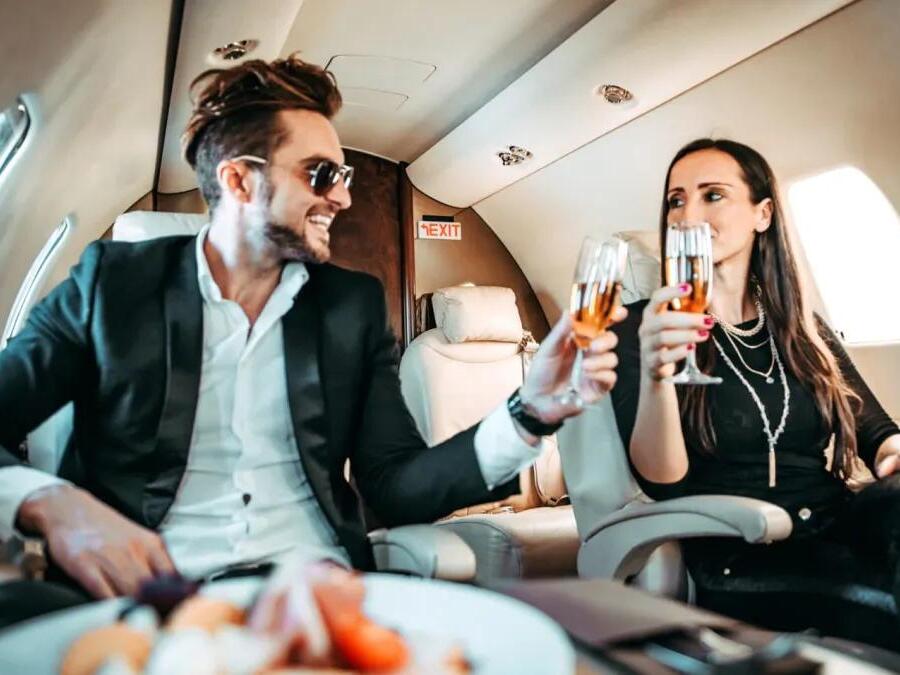 4 travel secrets of the mega-rich, from a vacation planner for billionaires