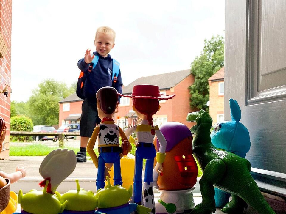 Boy from viral ‘Toy Story’ photo invited to ‘Toy Story 5’ premiere ...
