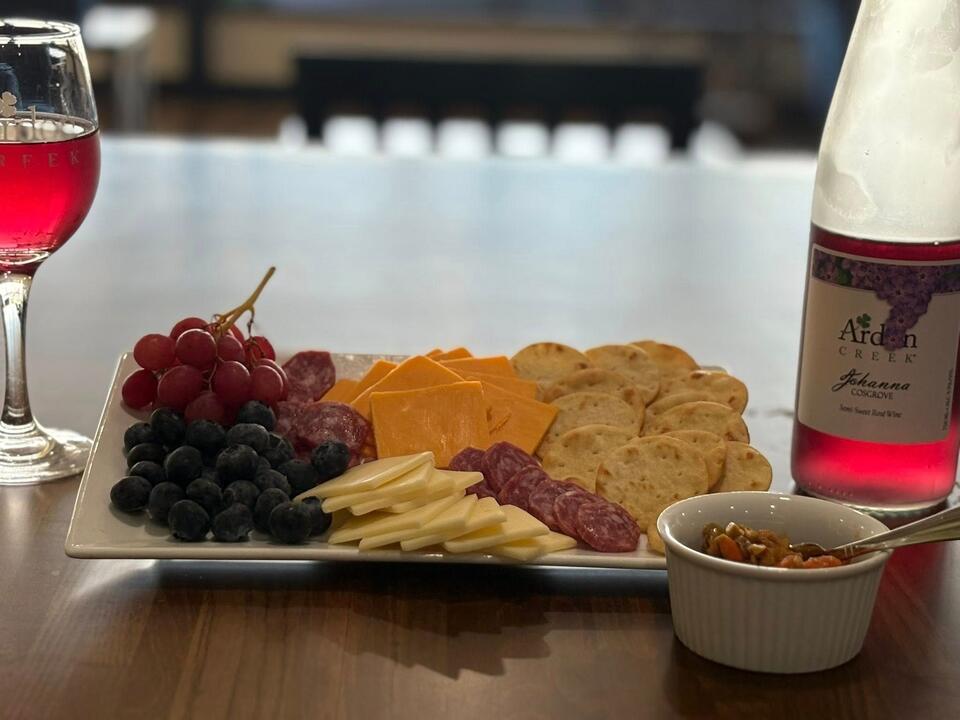 Discover An Iowa Winery and Lounge That Is Open For Sips & Events All ...