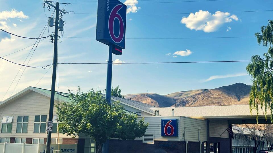 Stabbing Suspect’s Wife Arrested for Alleged Role in June Motel 6 ...