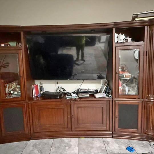 🎁 Freebies Up for Grabs in Riverview — Furniture & More - NewsBreak