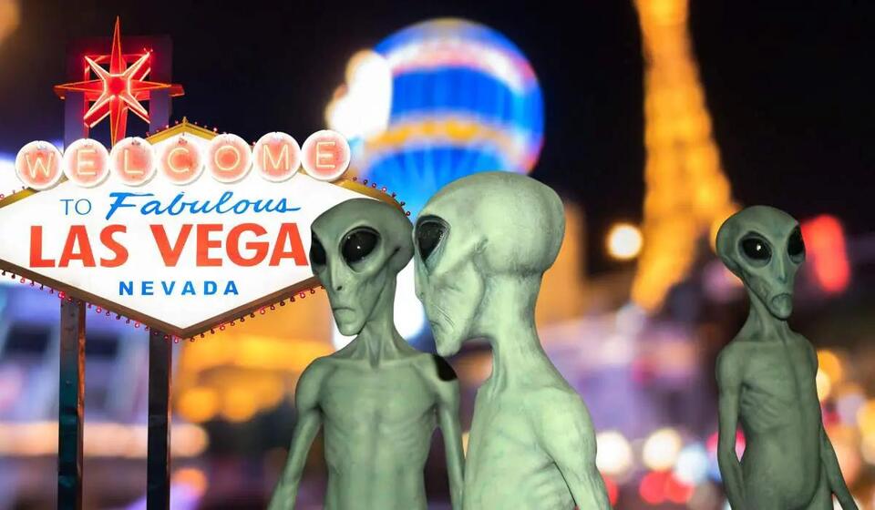 Las Vegas: Aliens Spotted in Backyard - NewsBreak