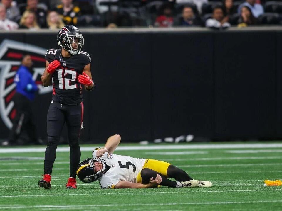 Steelers P Cameron Johnston sustains 'serious injury' vs. Falcons