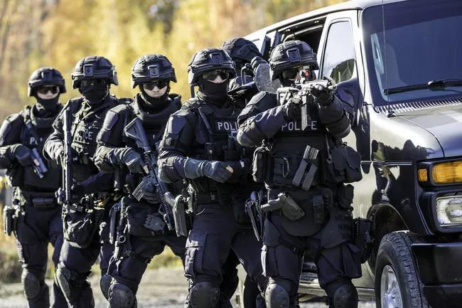 Heavily-Armed Robbers Block Highway, Blow Up Armored Van In Fight With ...