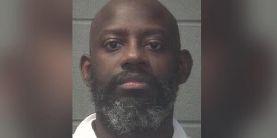 Teacher accused of sharing inappropriate text messages with children ...