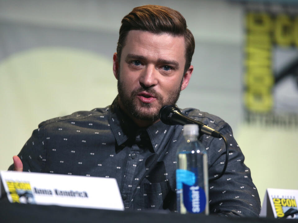 Justin Timberlake Embarrassingly Snubbed by Fan Mid-Concert: 'She Didn ...