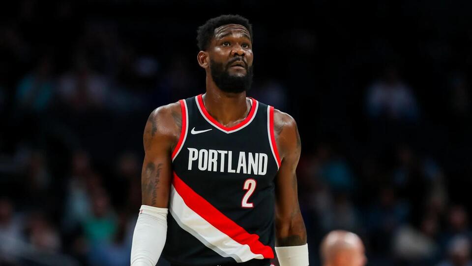 Deandre Ayton Trade Scenario Benefits Blazers & Lakers After Clingan’s ...