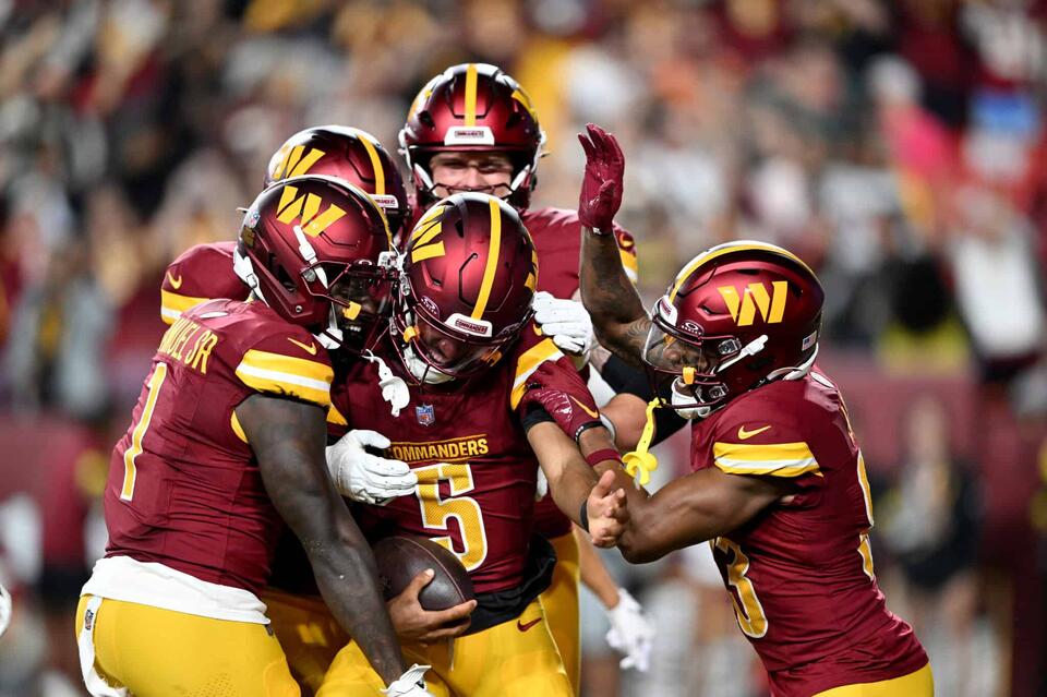 Commanders Urged To Bring Back Free Agent QB - NewsBreak