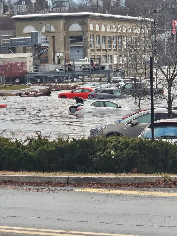 People being asked to evacuate after flooding in portion of Waterville ...