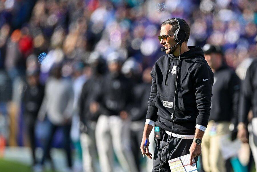 Browns to interview Mike McDaniel for head coach opening - NewsBreak