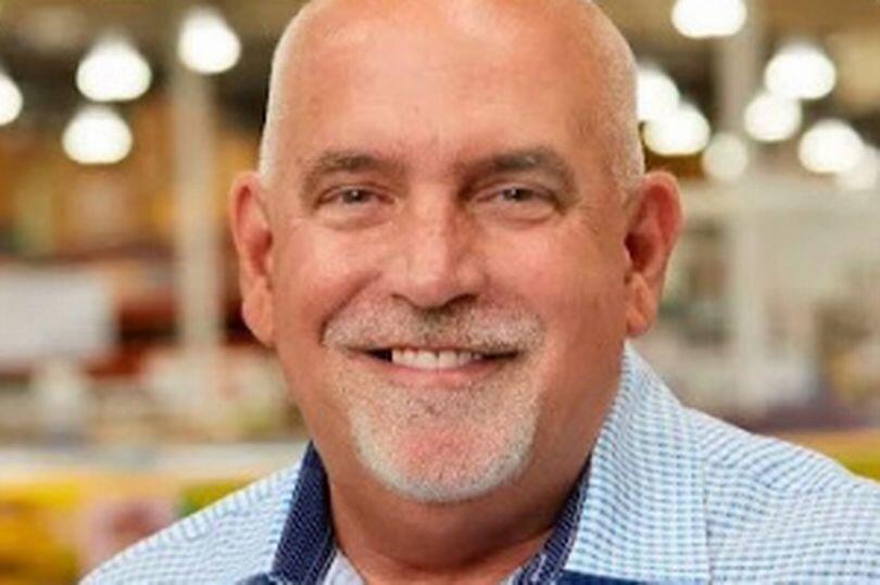 Inside Costco CEO salary compared to what the typical employee makes ...