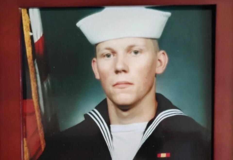School custodian, Navy veteran, dies of apparent heart attack at ...