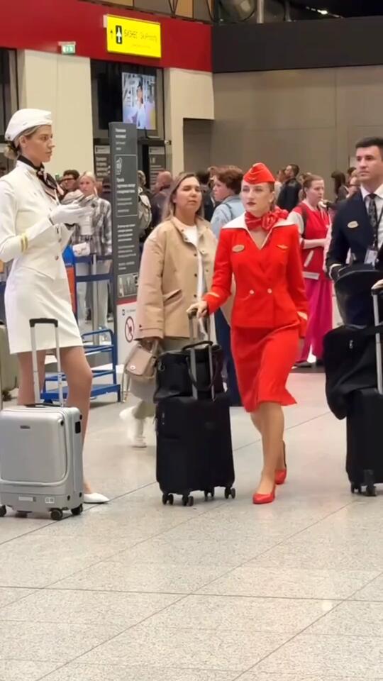 ️ Every girl wants to look stylish at work, this is possible! ️ The ...