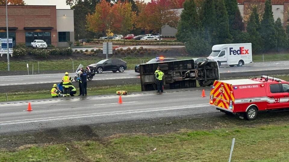 Hillsboro Police respond to box van rollover crash on Highway 26 ...