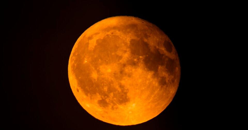 A Bizarre Phenomenon Is Making the Moon Appear ‘Rusty’ — and the Earth ...