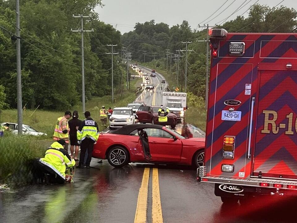 UPDATE: Trenton Road back open after 4-vehicle crash with injuries