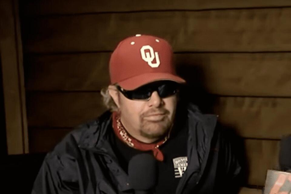University Of Oklahoma To Play Toby Keith Tribute Songs Between 3rd ...