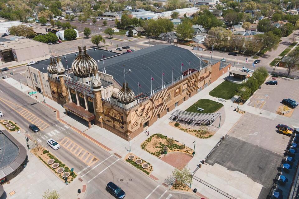 2026 Corn Palace mural reveal celebrates 250 years of America - NewsBreak