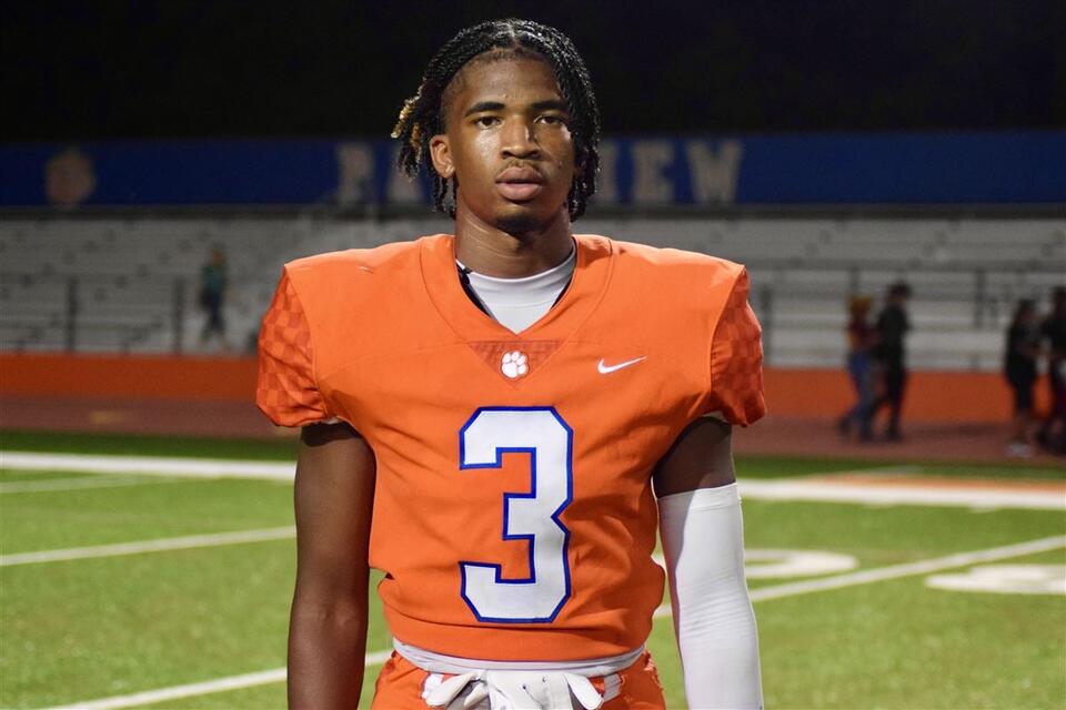 USC football offers trio of elite 2026 Georgia prospects Zelus Hicks ...