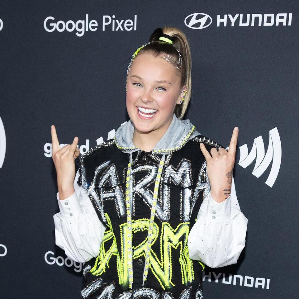 Inside JoJo Siwa's Relationship History - NewsBreak