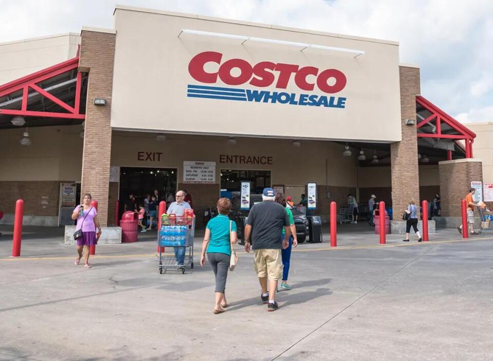 Costco Shopper Asks 'Who Else Has a Terrible Entrance?' The Horror ...
