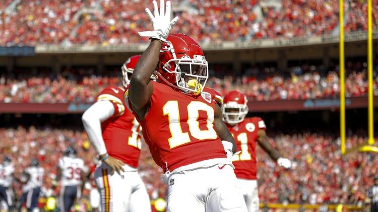 13 NFL players with the best touchdown celebration dances - NewsBreak