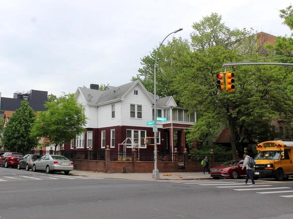 Iconic Bushwick mansion set to transform into 20-unit apartment ...