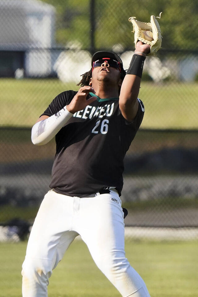 AREA ROUNDUP: Greenfield rips Coastal for 4th win in a row - NewsBreak