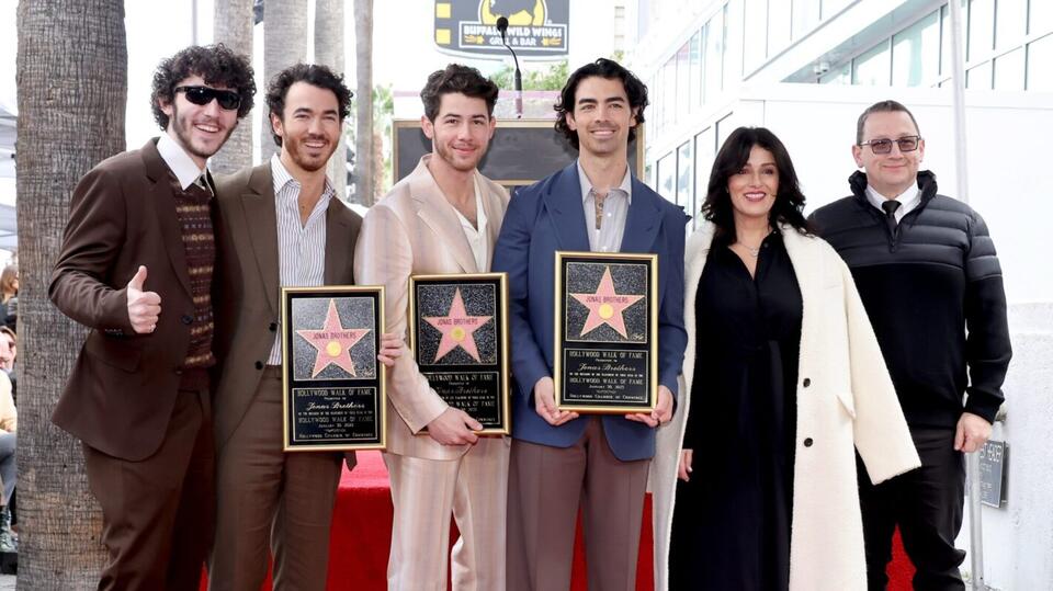 Your Complete Guide to the Jonas Brothers’ Family: Their Kids, Wives ...