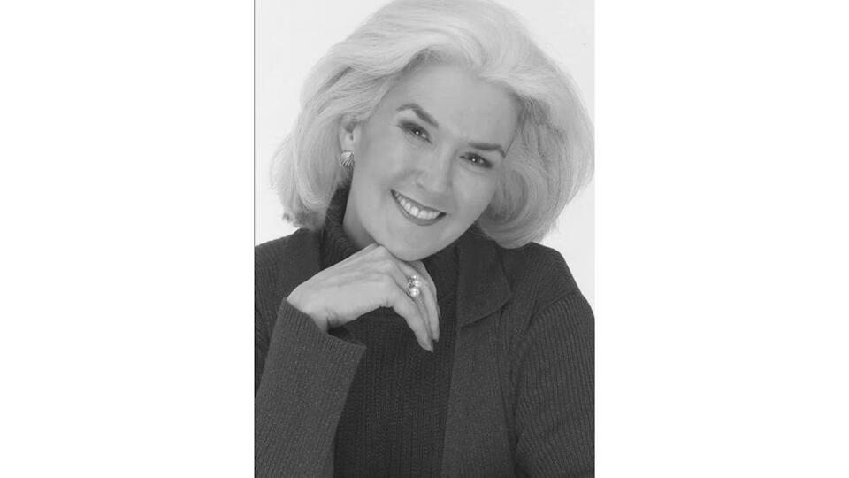 Hints from Heloise: Keeping recipe cards clean, drilling a pilot hole ...