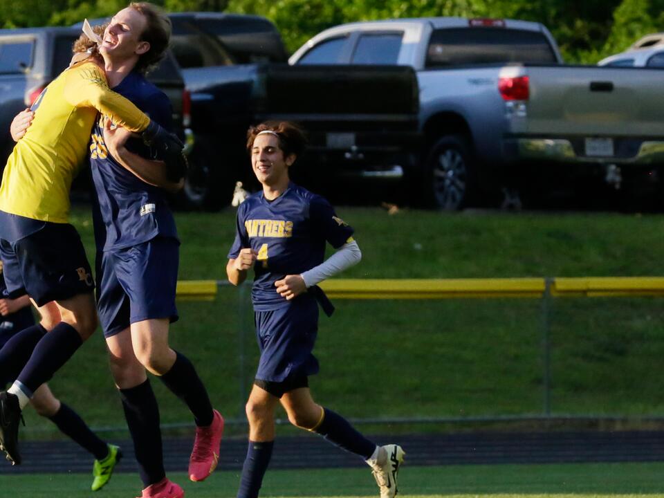 Rapp boys’ soccer dominates in regional semi, 9-2