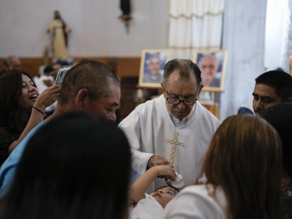 Still hurting from violence, Mexican priests and families hope for ...