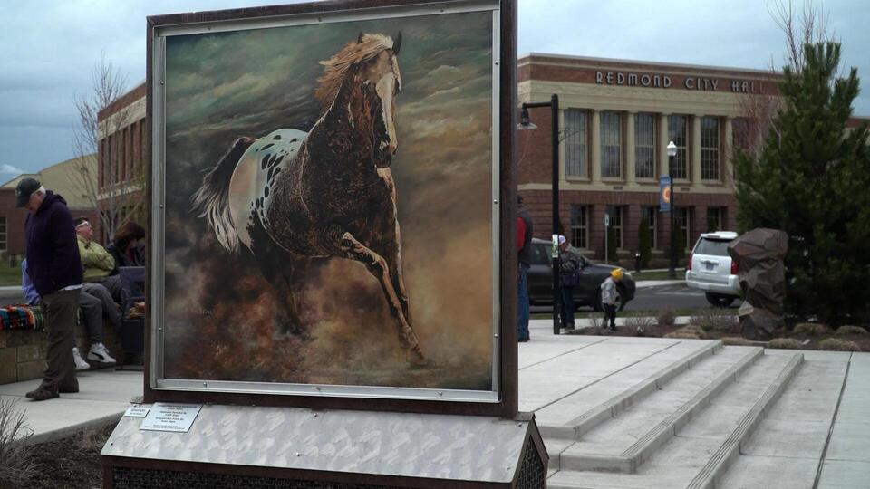 Ribbon cutting celebrates two-sided art display in Redmond - NewsBreak