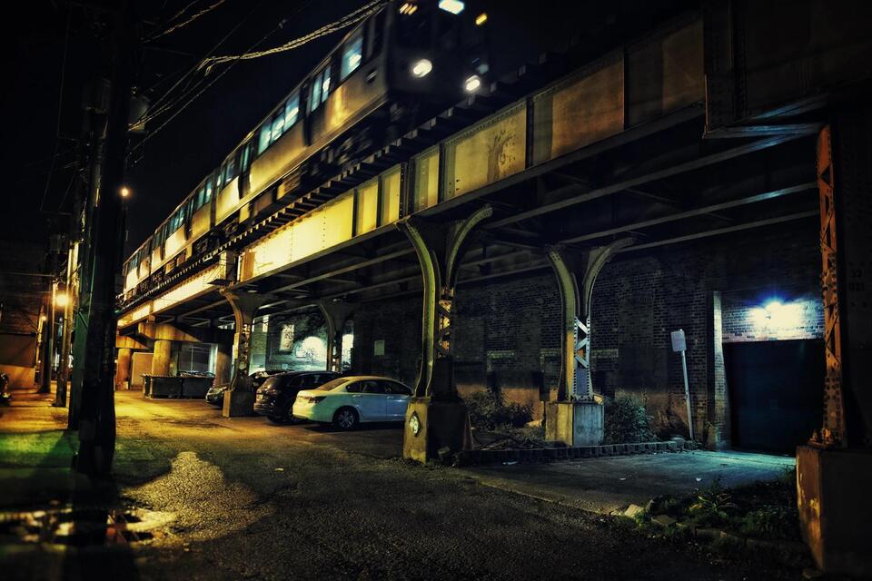 Passenger left hanging from 'L' tracks after exiting out of moving CTA ...