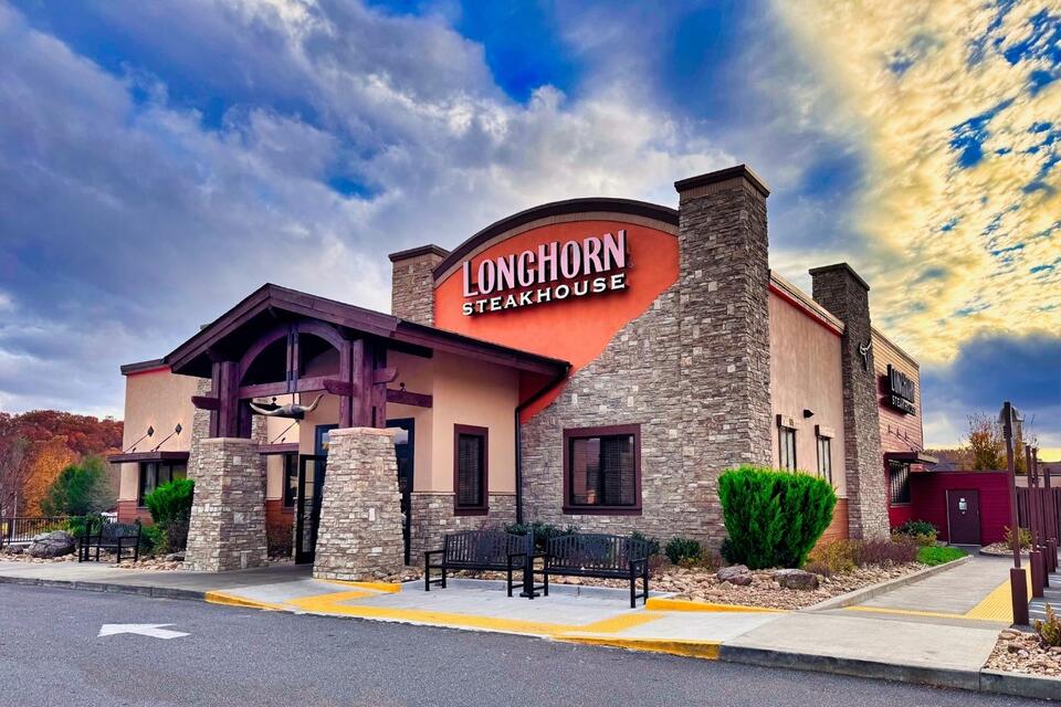 25 Facts About LongHorn Steakhouse - NewsBreak