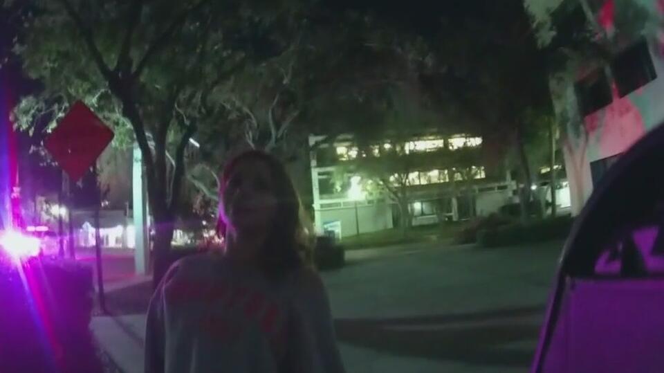 Traffic stop involving Hooters waitress goes viral - NewsBreak