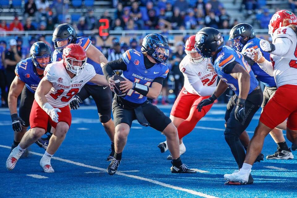 Boise State Bowl Projections After 30–7 Loss to Fresno State - NewsBreak