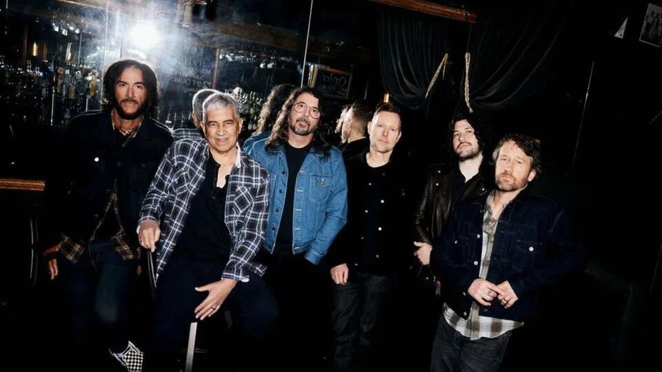 Foo Fighters Announce New Album Your Favorite Toy, Reveal Title Track ...