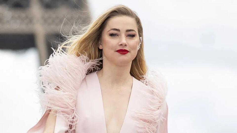 Amber Heard’s Pregnancy Announcement Sparks Debate About the Father ...