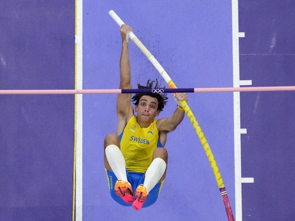 Duplantis breaks world record in pole vault for 3rd time this year by ...