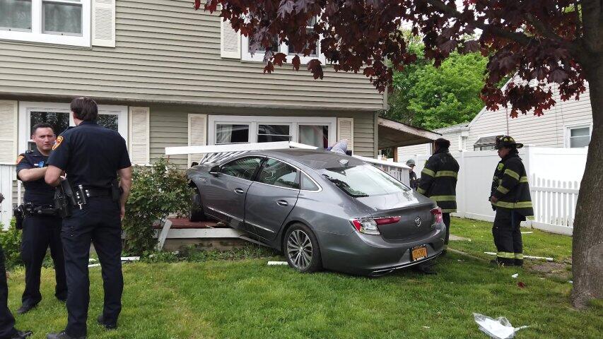 Police: 4 injured after car crashes into Central Islip home - NewsBreak