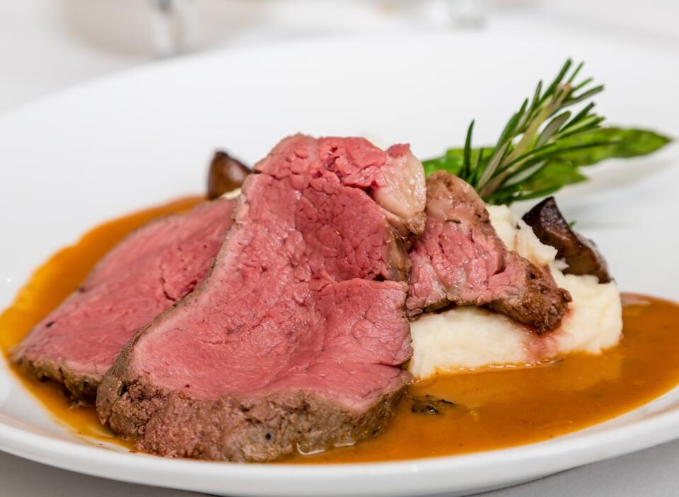 6 Chain Restaurants Serving Prime Rib Cut to Order - NewsBreak