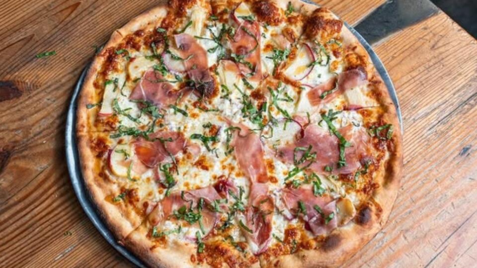 A locally-owned, homegrown pizzeria chain is expanding throughout ...